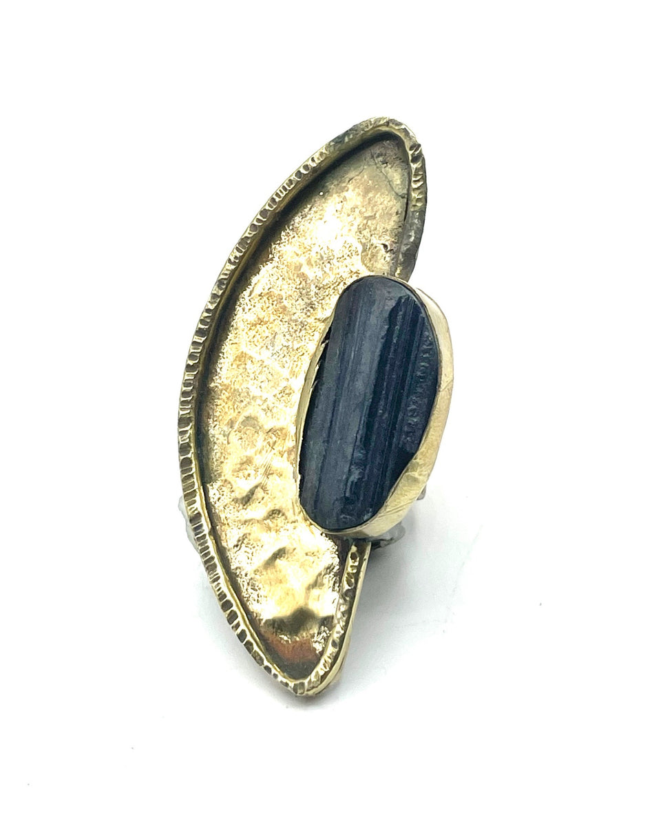 Guide and Protect – Fossil & Hide